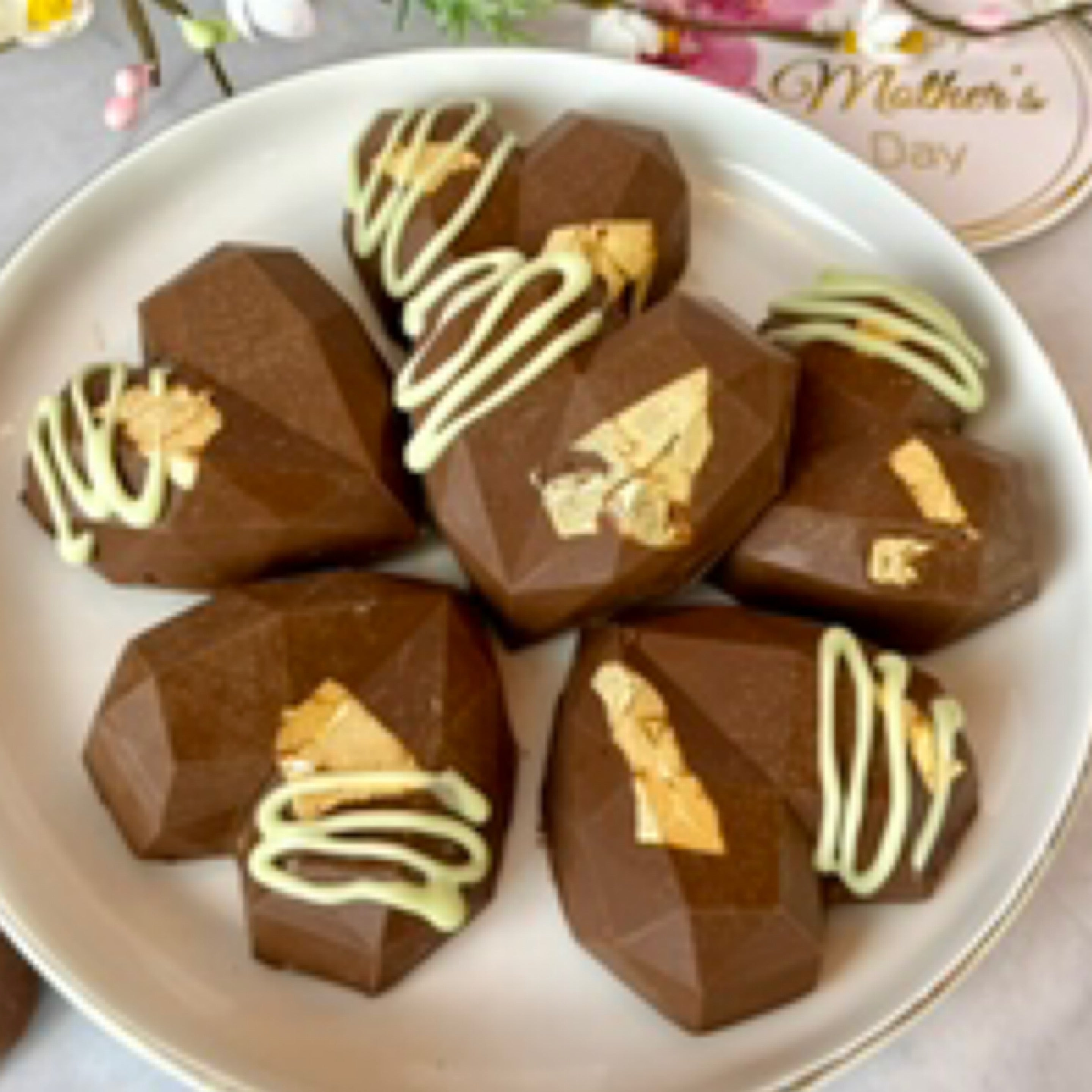 Dubai Chocolate Heart Shape Bar | Cherry Moon: Coffee and Bakery ...